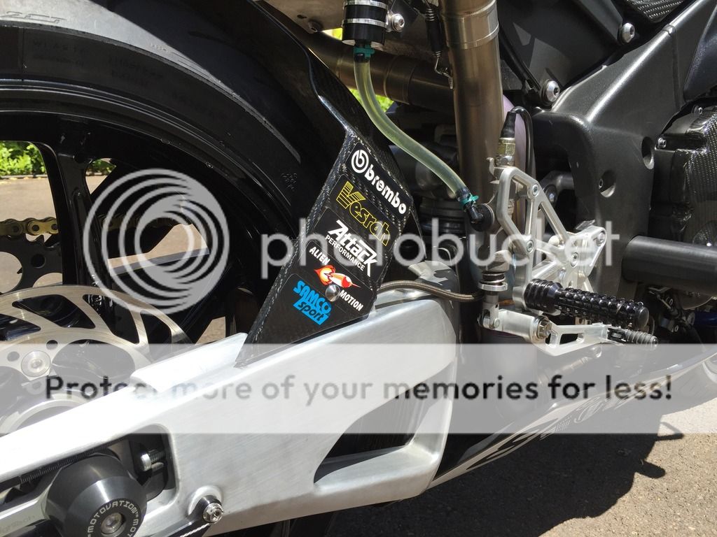 Underslung rear caliper brake line routing. | Yamaha R1 Forum: YZF-R1 ...